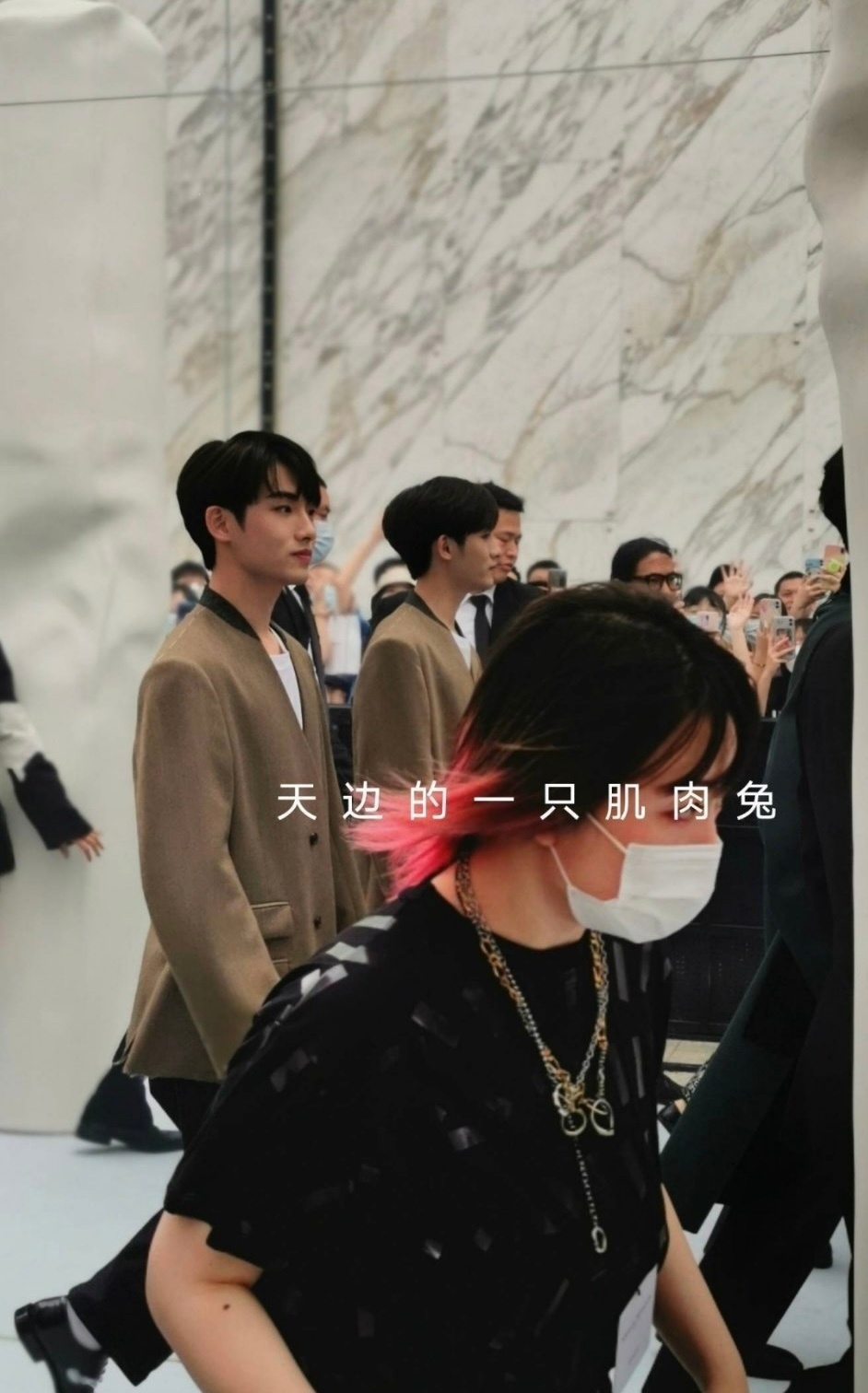 The exposure of Dong Sicheng and Huang Xuxi's health picture is indeed ...