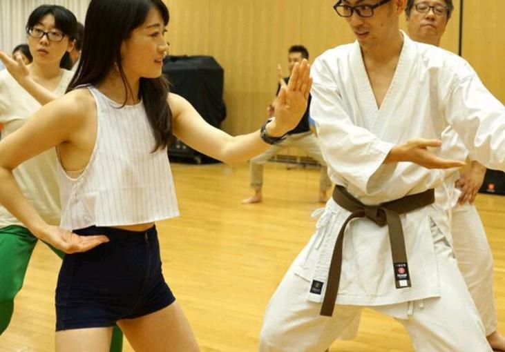 Abe's personal bodyguard, the goddess of Japanese otaku masculinity ...