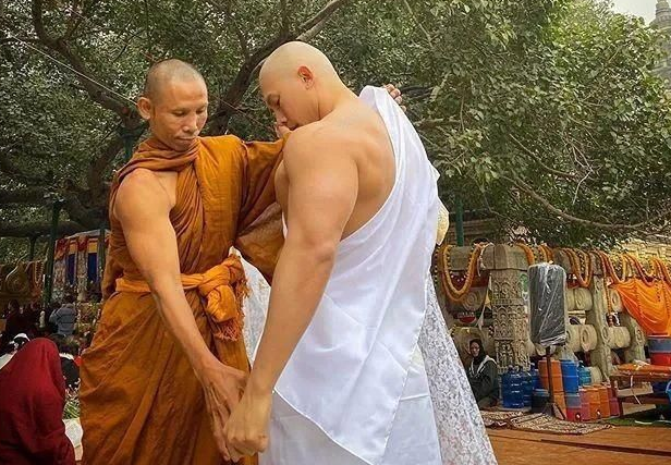 Thailand's most handsome monk: comparable to Tang monk, was sent to a ...