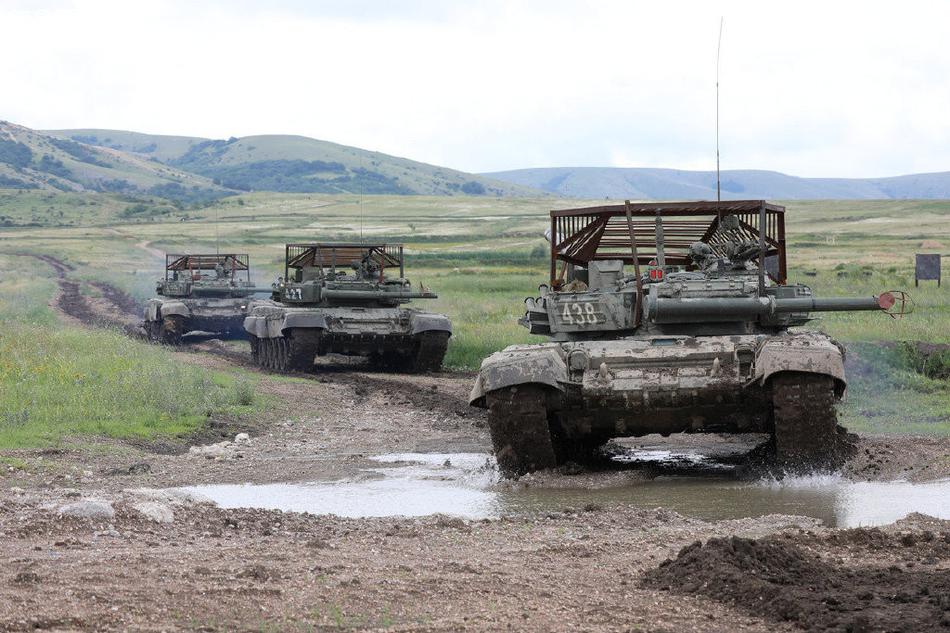 Welded iron cages on top of Russian tanks defend against Ukrainian ...