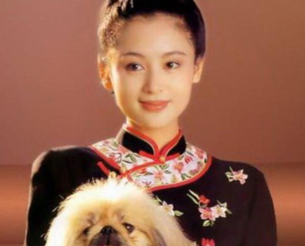 When Chen Hong was young, was the number one beauty in mainland China ...