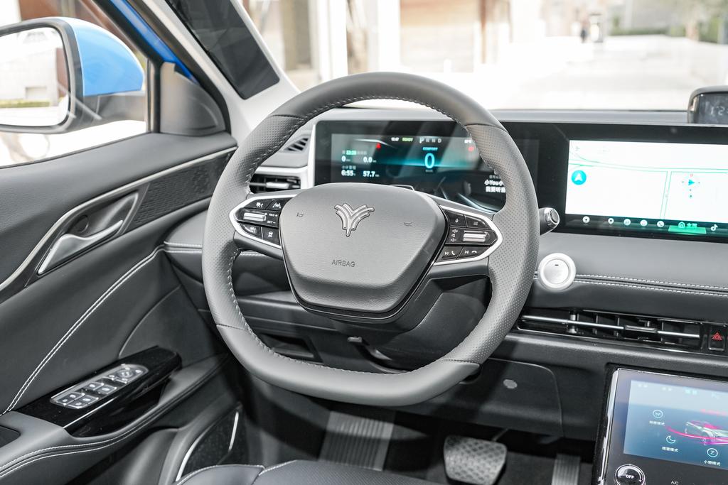 The first new energy model Nezha U PRO equipped with a transparent A ...