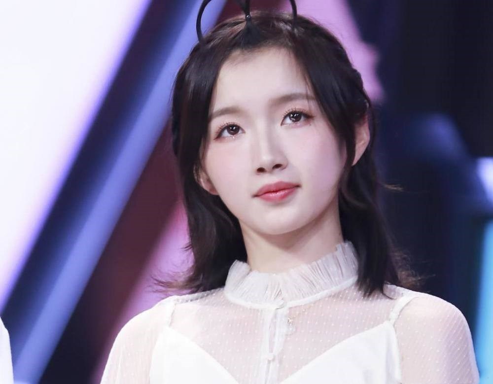 Li Haofi and Fu Weilun's love affair is suspected to be exposed!The two kissed on the street ...