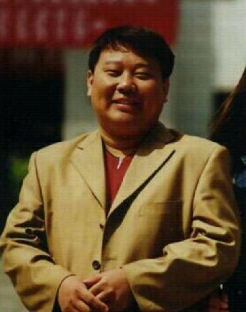 In 2000, Hu Zhonghui, who abandoned Guo Qilin's biological mother, went ...