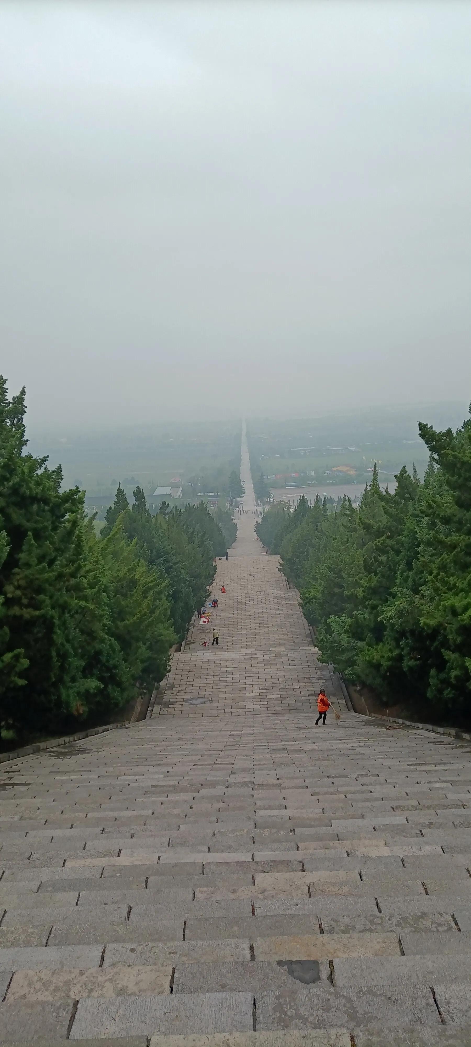 Eighteen Tombs of Tang Tomb, the only tomb that has not been stolen - iNEWS