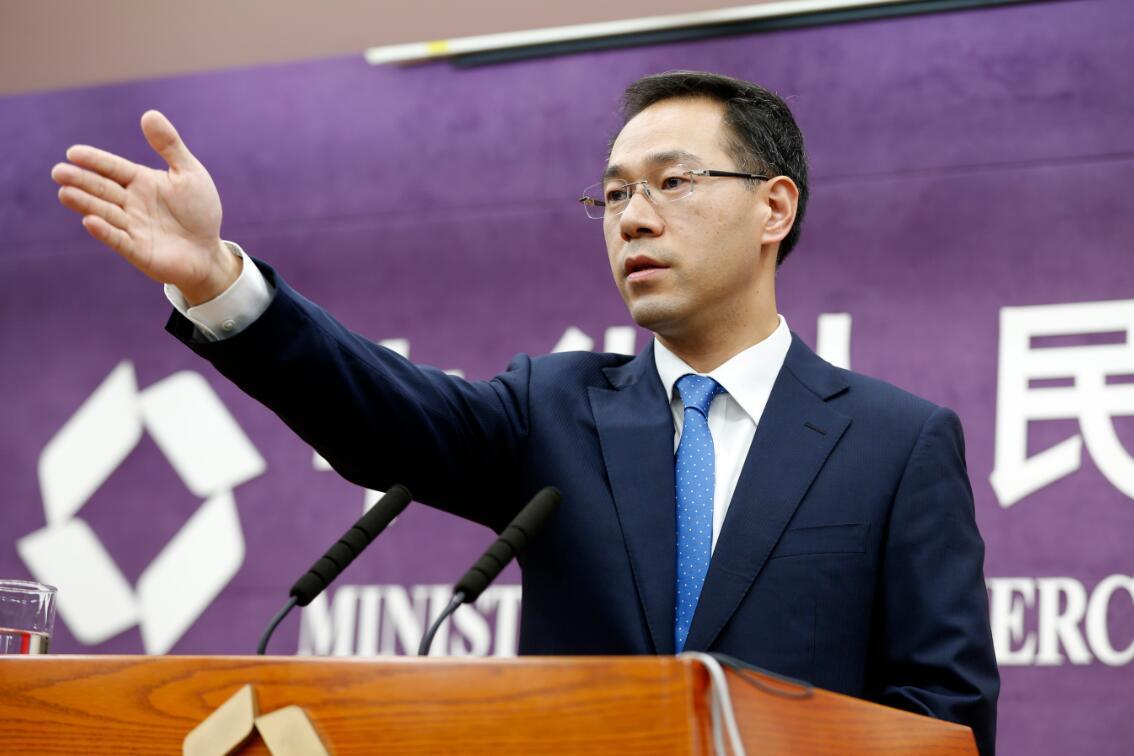 At a critical moment, the Chinese and American ministers of commerce ...