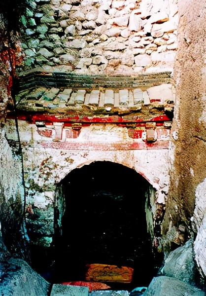 The ancient tombs of the Liao Dynasty were carved with dragons and ...