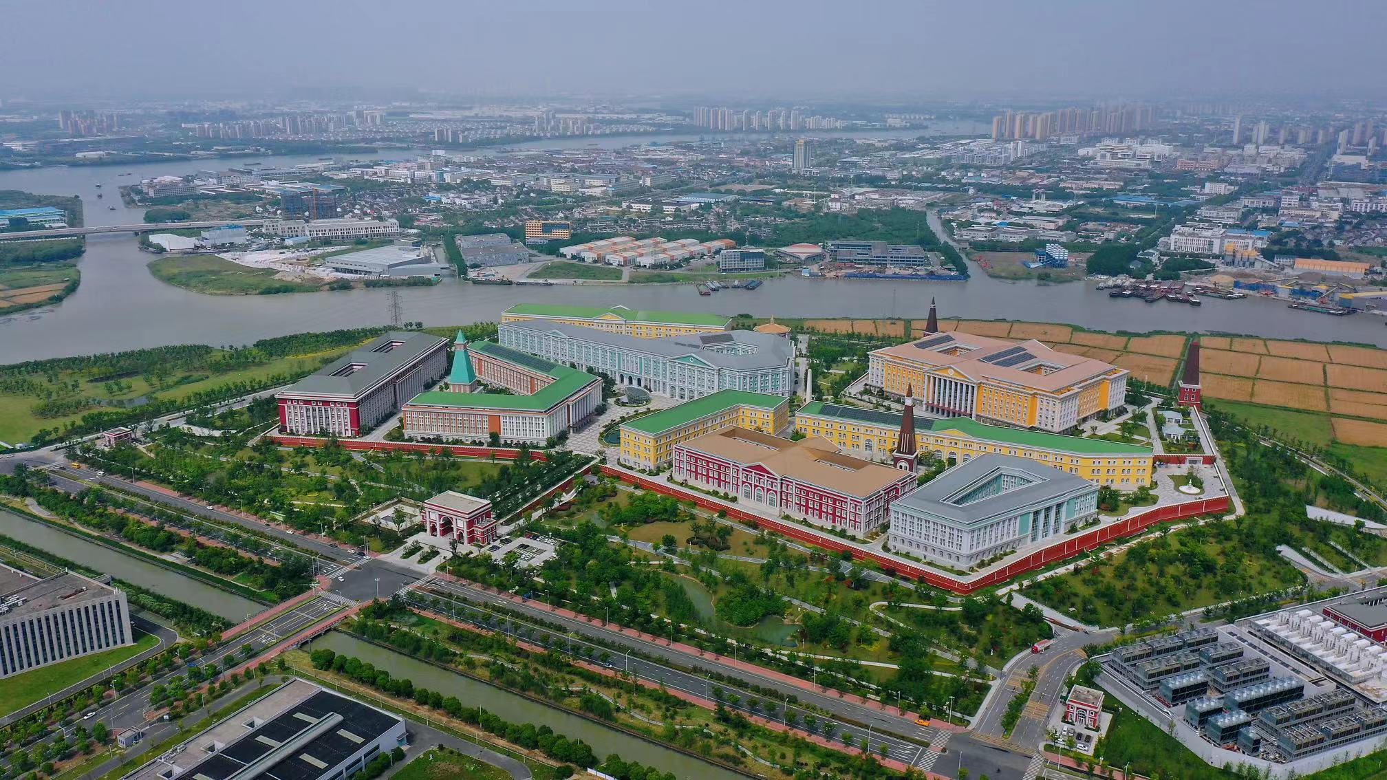 Suzhou Huawei R&D Center, which took 8 years to build, looks like a ...