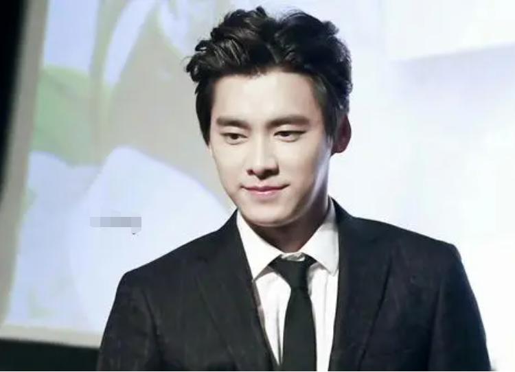 Li Yifeng, who is to be a powerful actor, "goes down to the sea" to ...