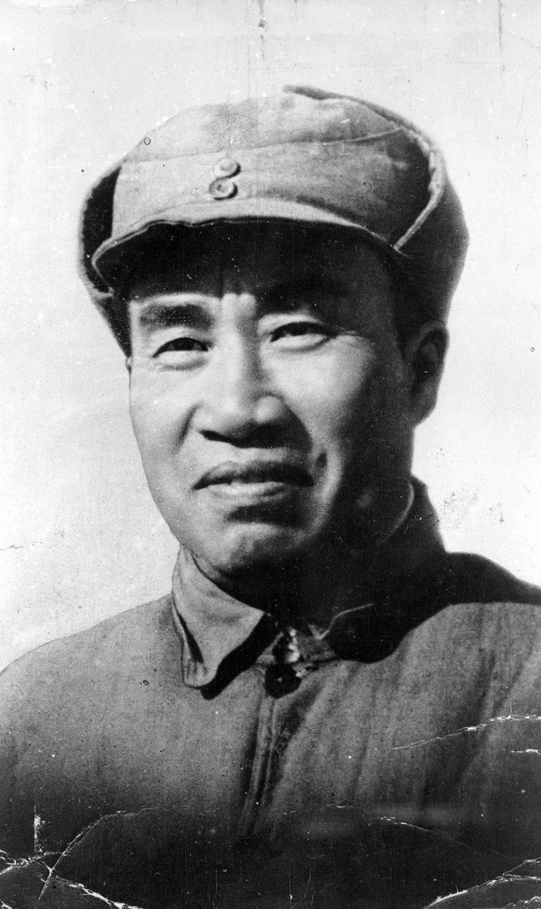 Why can a great man command the heroes?Among the answers of the ...