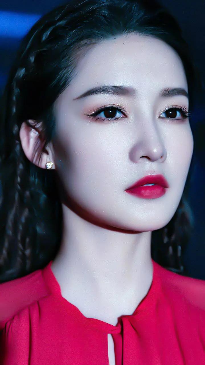 Beautiful wallpaper appreciation one, is this Li Qin? - iNEWS