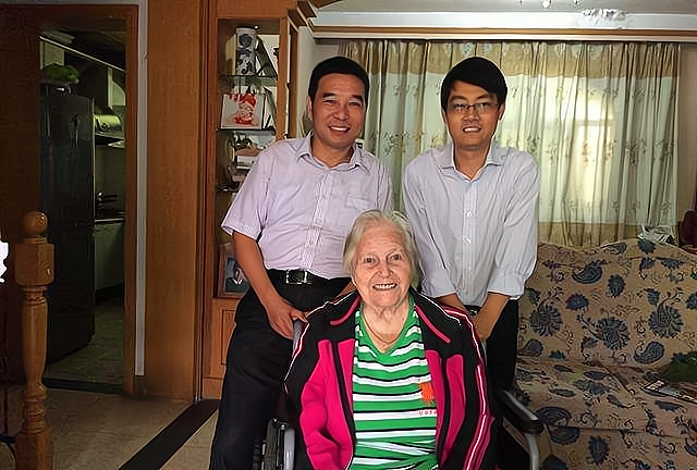 Chinese American Wu Xueli, who has lived in China for more than 50 ...