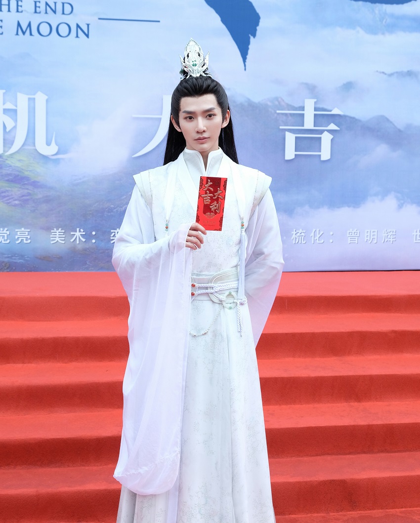 Deng Wei has accumulated rich and thin hair, and played a triangle in ...