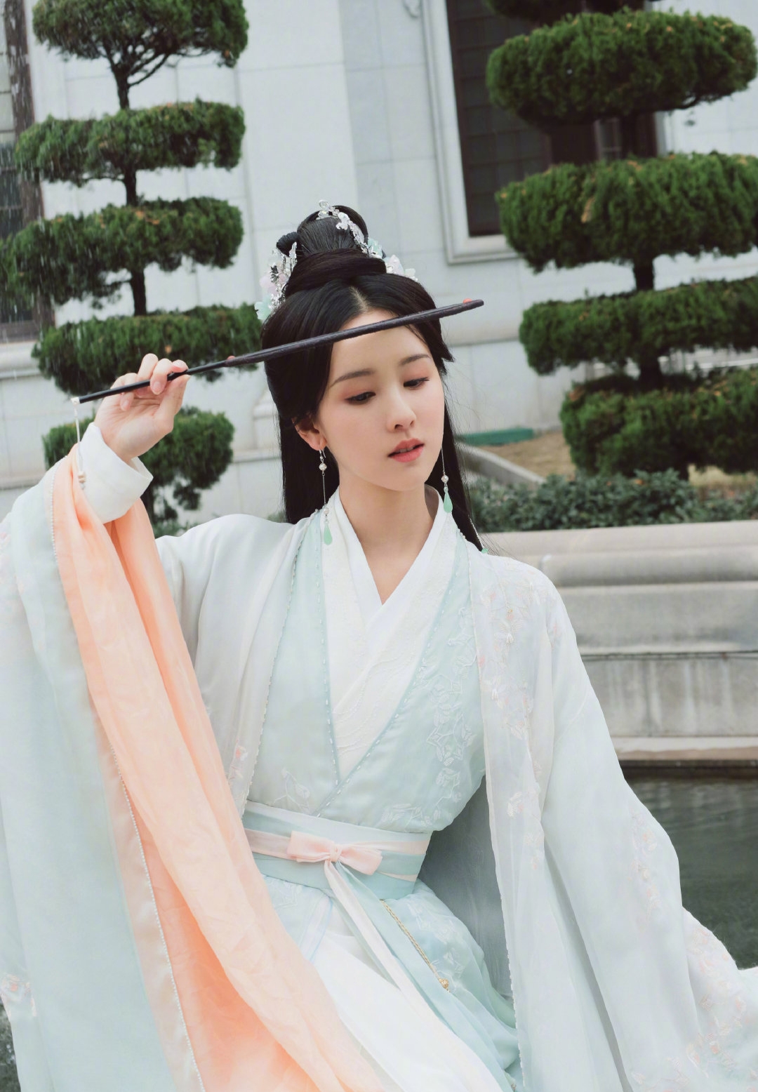 Chen Duling, beautiful and charming - iNEWS