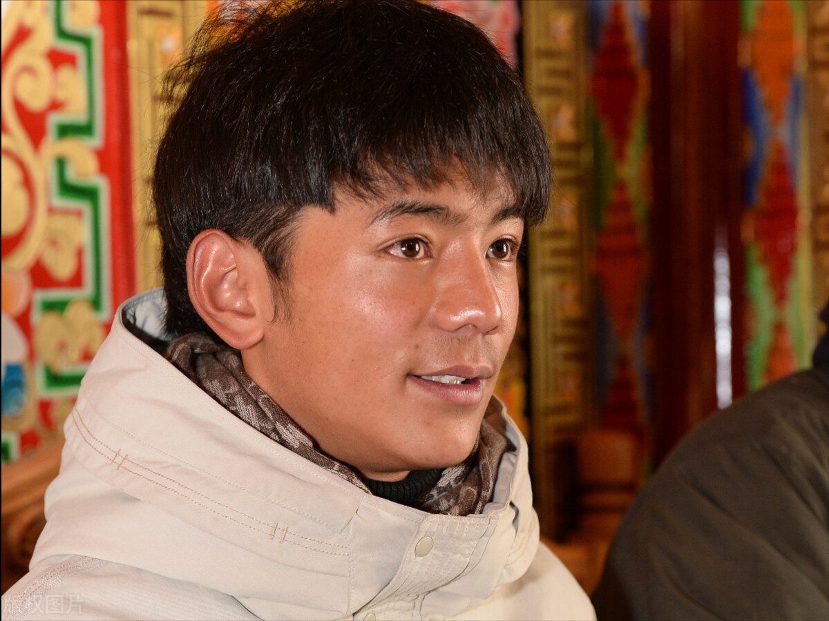 The popular Tibetan boy Ding Zhen, who is as haggard as a middle-aged ...