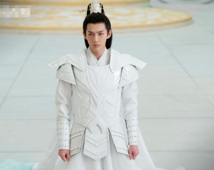 Deng Wei has accumulated rich and thin hair, and played a triangle in ...