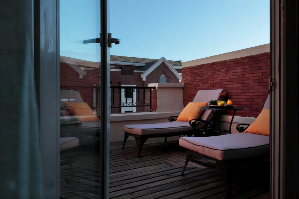 How to design the top floor terrace so as not to waste money?My family ...