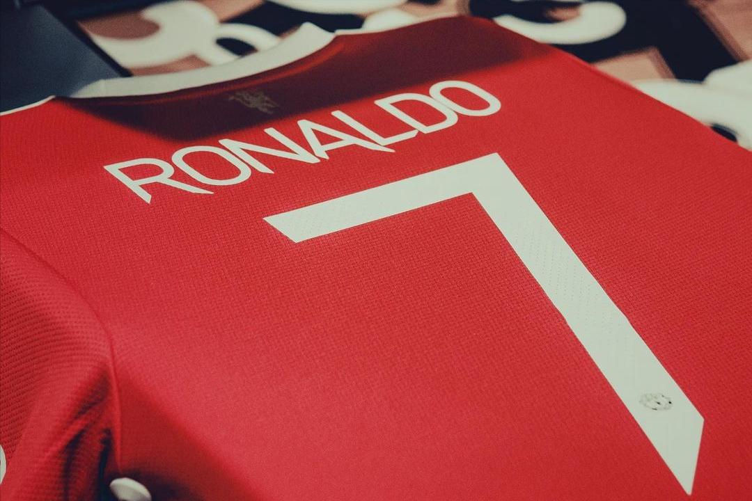 Get what you want!Manchester United official announces Ronaldo jersey ...