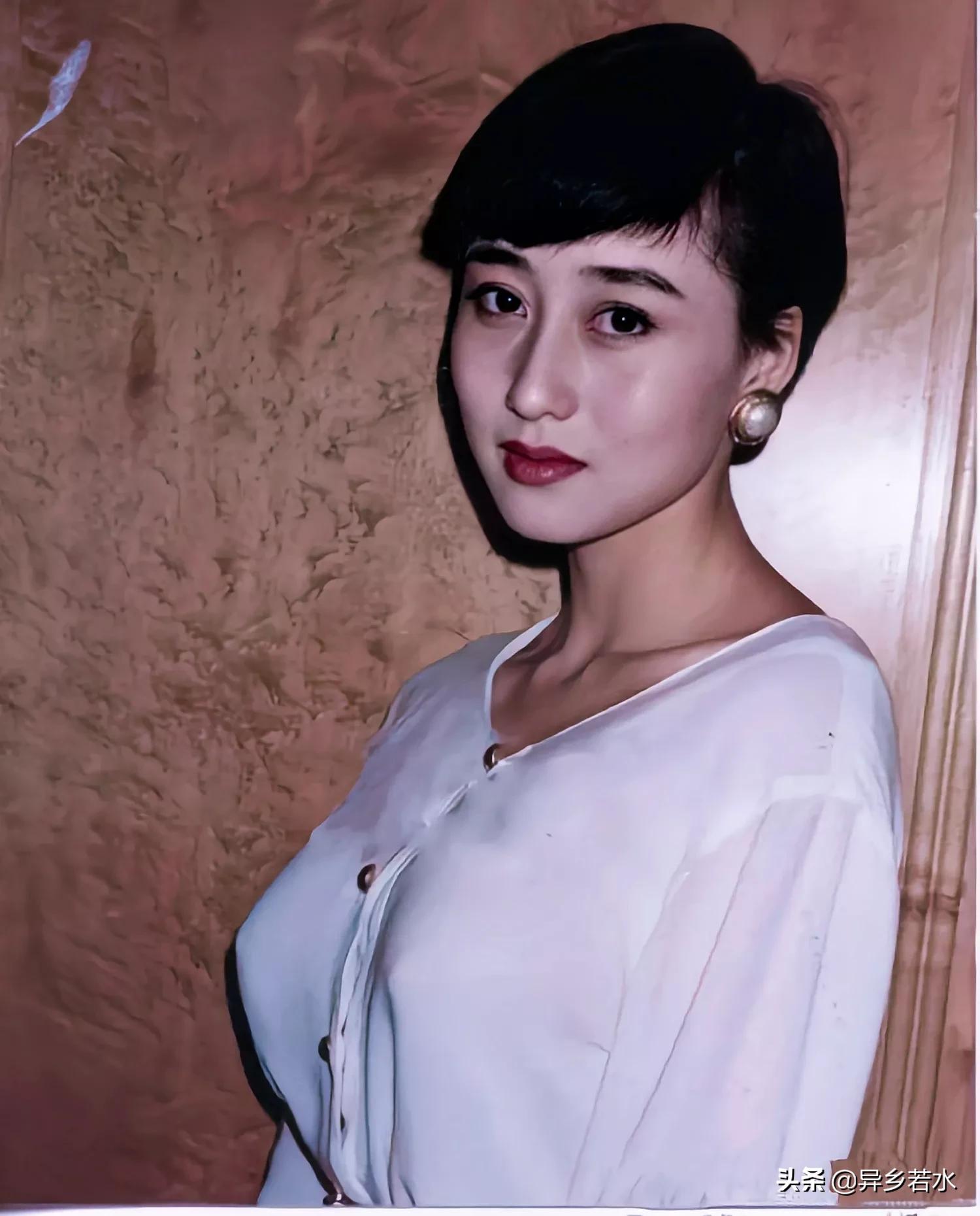 Photo of "Miss Asia" Li Zhi - iNEWS