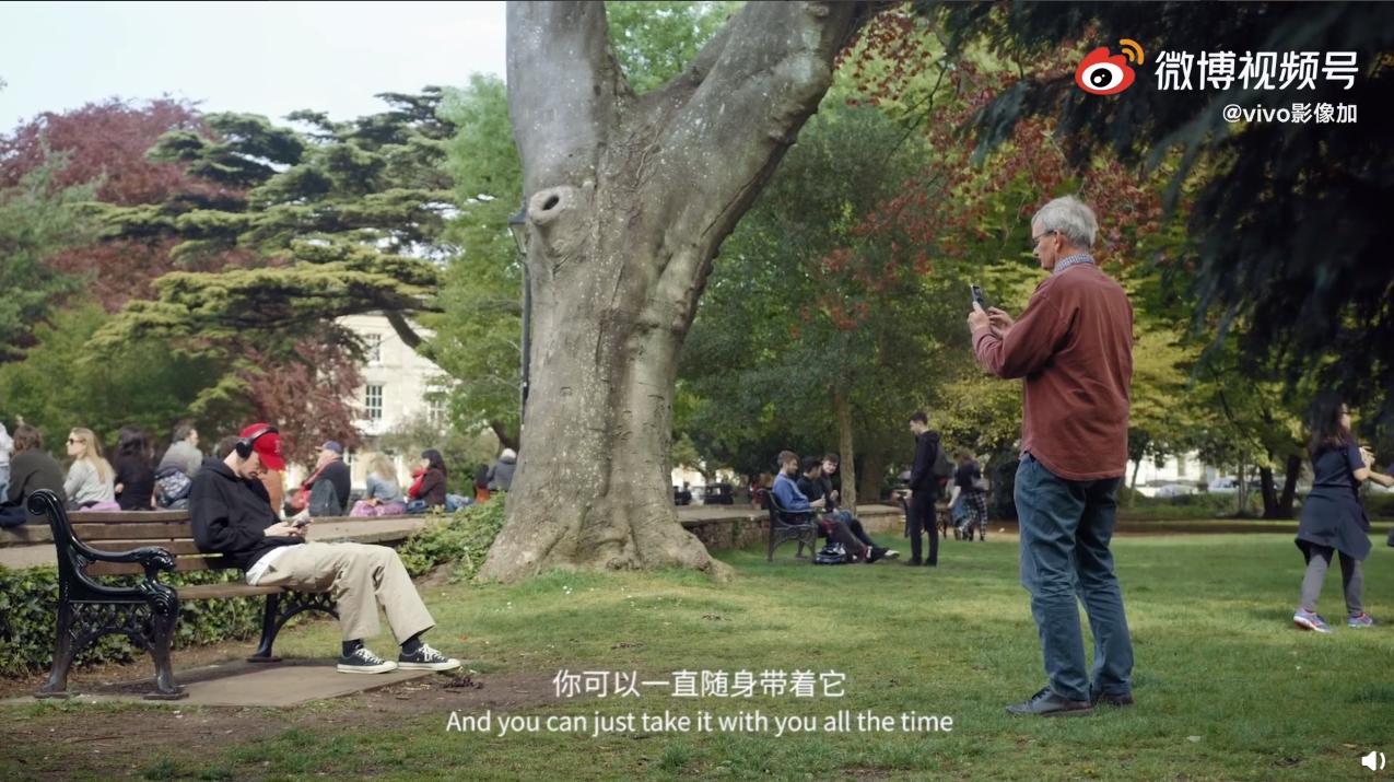 When the photographer meets the mobile phone, Martin Parr shoots daily ...