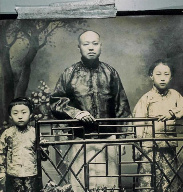 The younger brother did not help Zhang Ailing when she was beaten up by ...