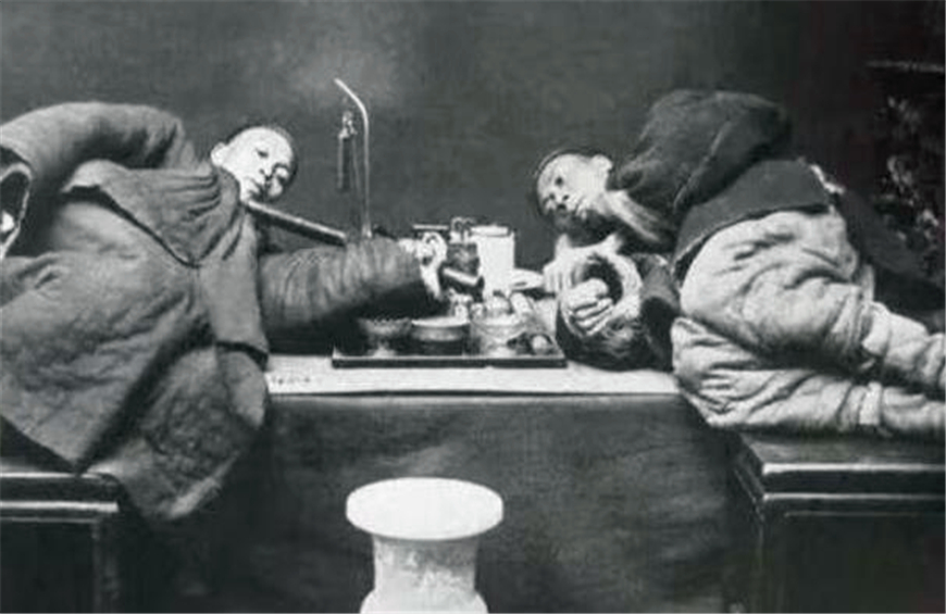 After the fall of the Qing Dynasty, where did the remnants of the Qing ...