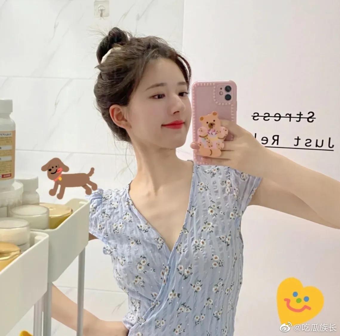 #How many phone cases does Zhao Lusi have# - iNEWS