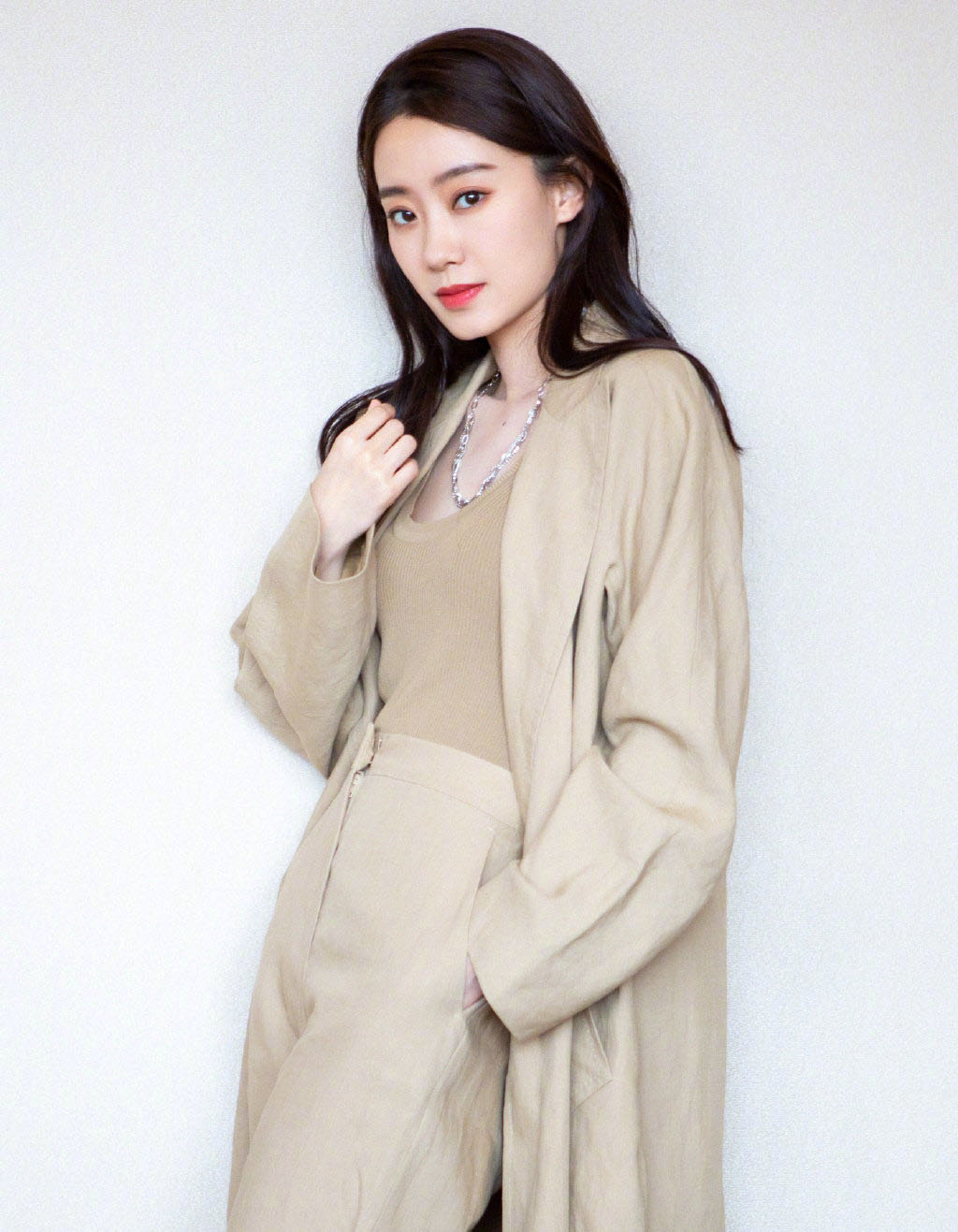 Zhang Xiaoxi is so beautiful! Seeing Jasling's eyes are gentle, the whole body is wearing a true ...