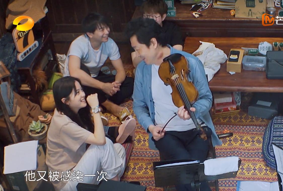 Playing wrong in front of Lu Siqing doesn't show her timidity, and she ...