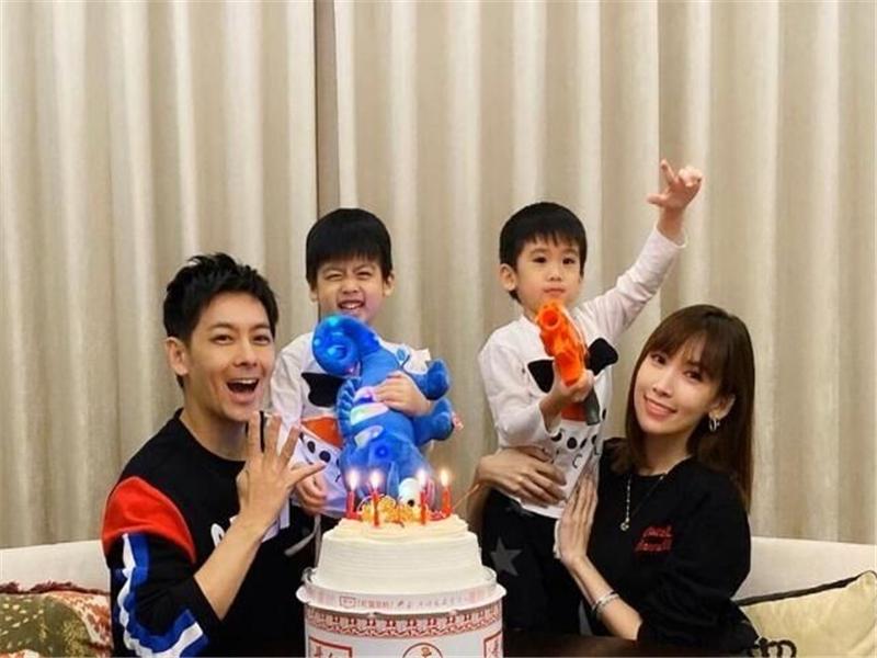 Chen Ruoyi shows off her luxury home, the blue sea and blue sky is very ...