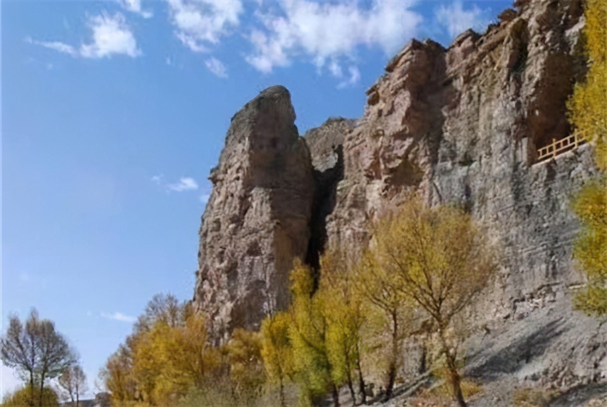 The sister caves of Mogao Grottoes hidden deep in the deep mountain gorge of Changma Grottoes ...