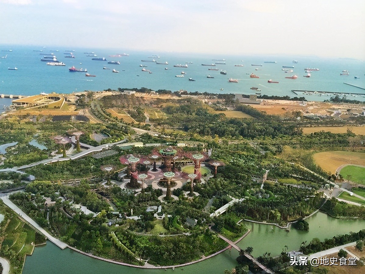 Which countries are the world's three major natural harbors located in ...