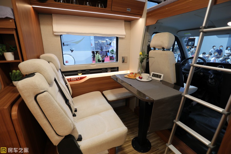 Novel and unique design: Dachi CAMEL Iveco Type C RV - iNEWS