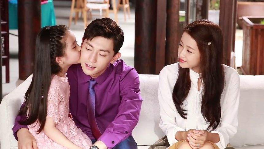 At the age of 8, she played Deng Lun's daughter Dahong, whose parents ...