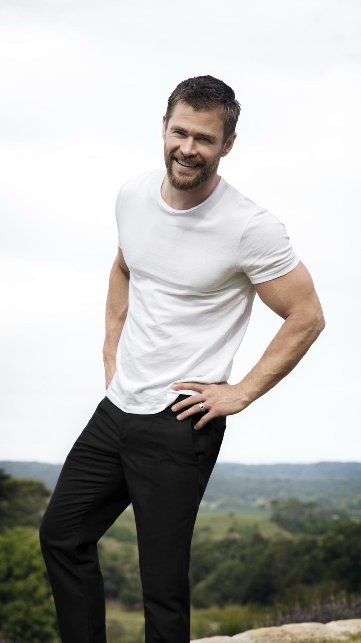This 37-year-old man has a delicate figure and eight-pack abs, which ...