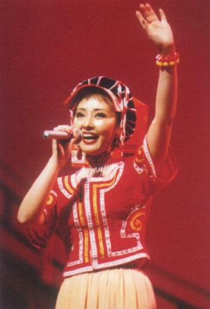 In addition to Ji Kejunyi, the famous Yi singer, there is also this ...