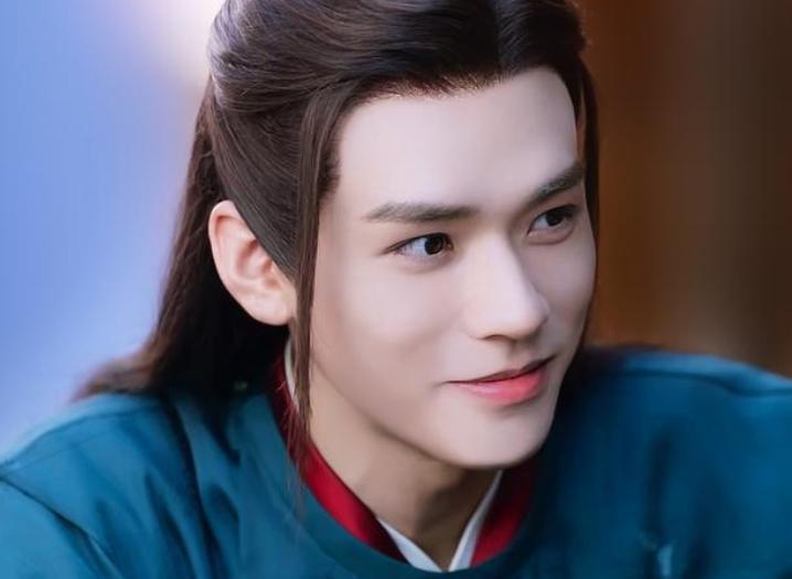 There is a kind of "handsome" called Yan Yikuan, who is 42 years old ...