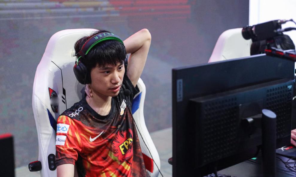 G2 coach predicted the LPL semi-final list, FPX defeated RNG to win the championship, EDG could ...