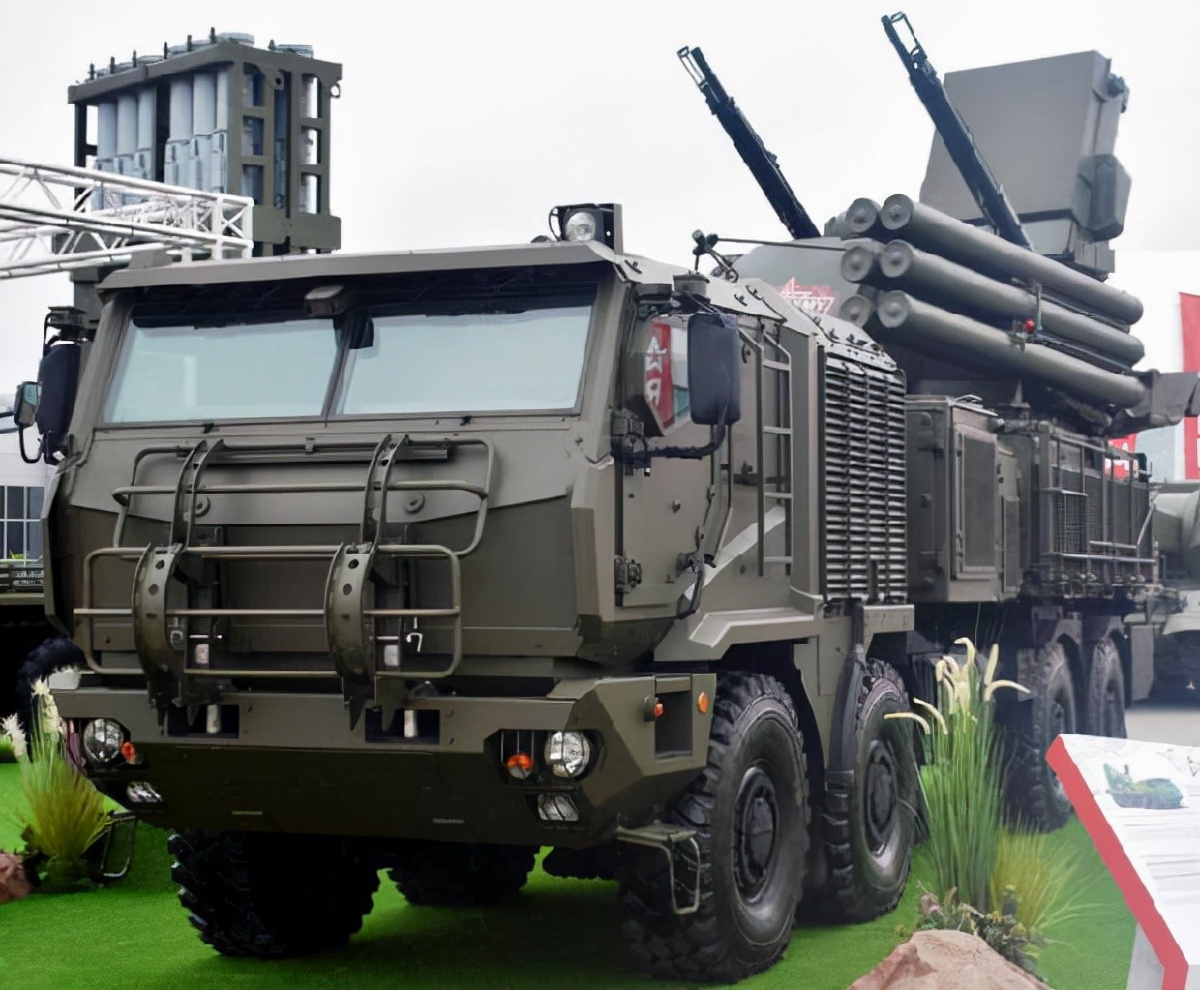 New domestic air defense weapon, equipped with 6 30mm cannons, the ...