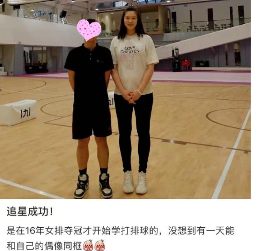 Hui Ruoqi appeared in the volleyball hall without makeup. She was ...