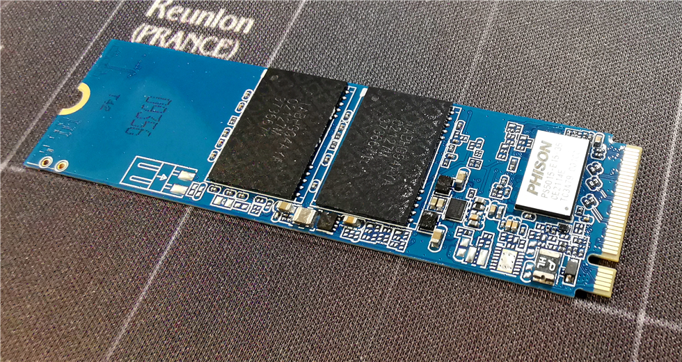 GALAXY Xingyao Yongjie seamless custom solid state drive 1T test - iNEWS