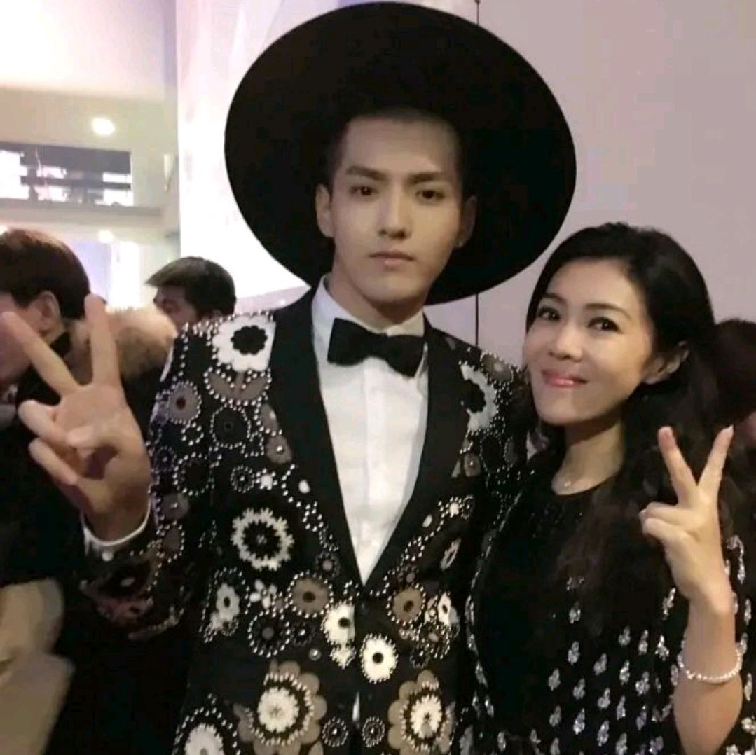 41-year-old Su Mang has loved Wu Yifan for many years and has never ...