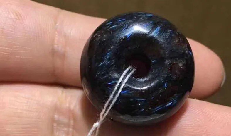 An emerging gem material-blue amphibole - iNEWS