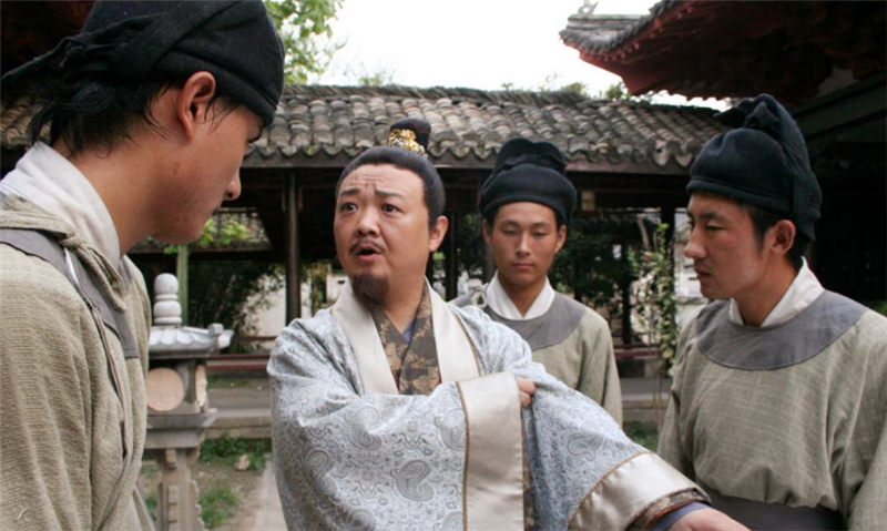 What are the privileges and functions of the gentry class in the Ming ...