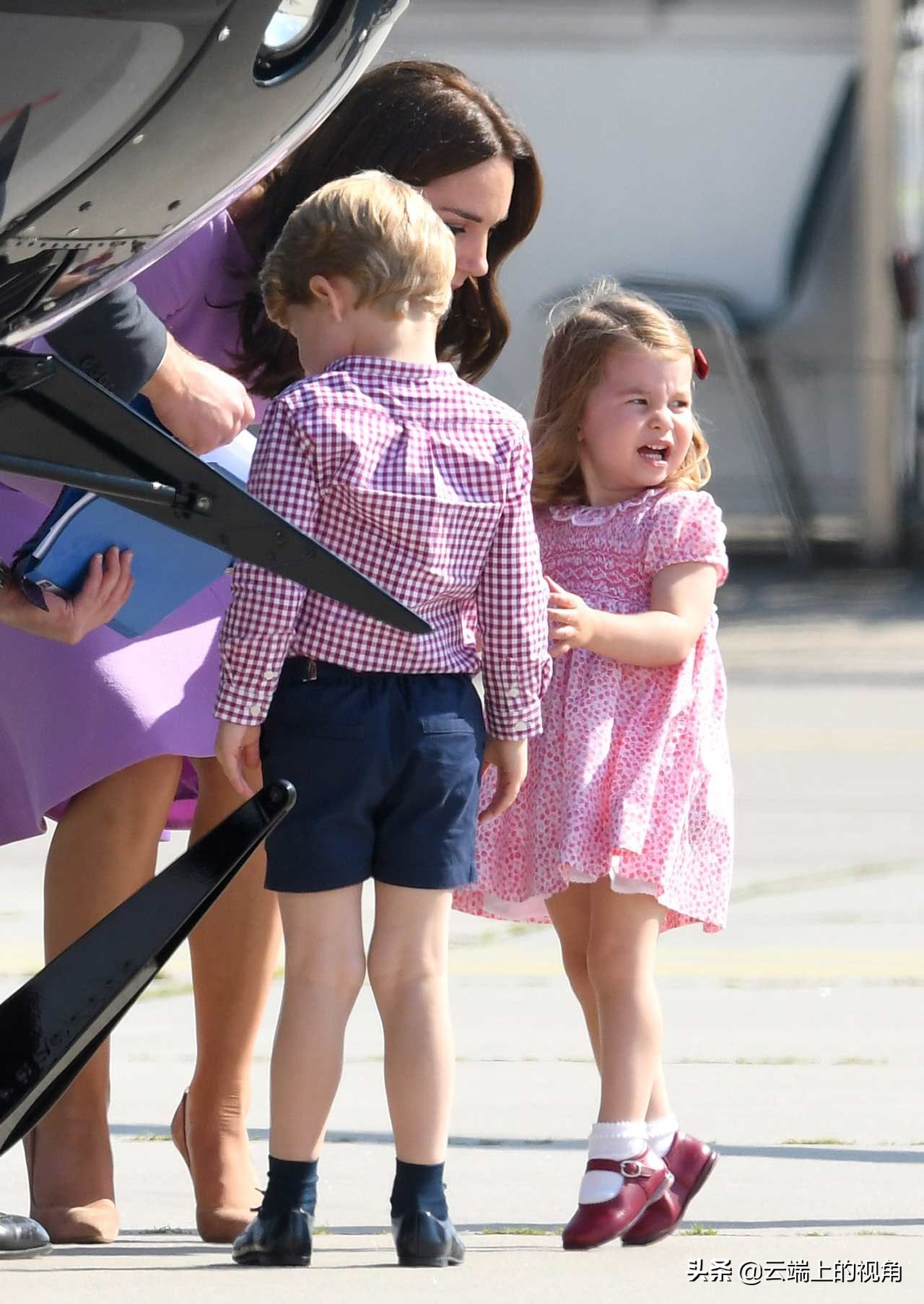 Prince George is always sullen, Princess Charlotte not only does not ...