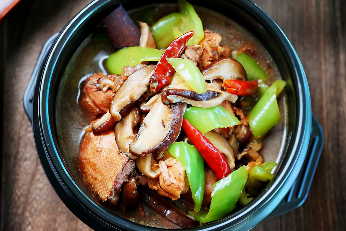 Teach you to make yellow chicken stew at home. It is simple, convenient ...