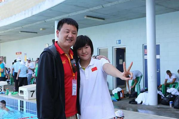 Lou Xia, the coach of the Chinese swimming team, has died of her ...