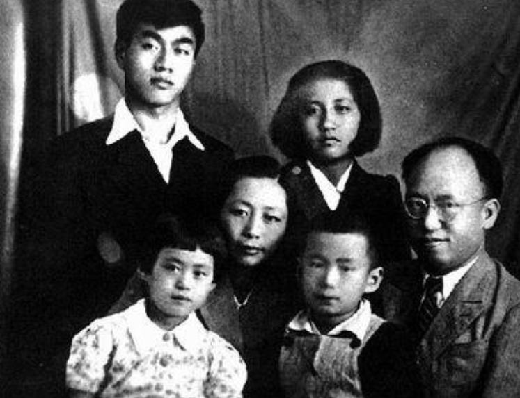 Lin Yueqin: After marrying Luo Ronghuan, she learned that her ex ...