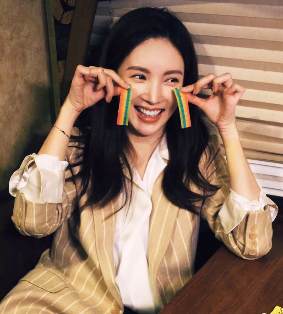 Little gossip, Jing Tian, Yang Mi, Mao Xiaotong - iNEWS