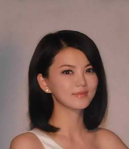 She low-key married Hong Kong tycoon Ding Zijun, was spoiled as a little princess after marriage ...